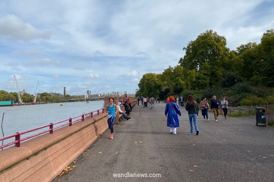 Thames Path: Putney to Battersea (with Map)